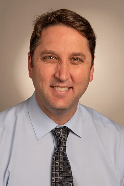 Dr. Schuyler Halverson, MD, Orthopedic Surgery | St. Louis, MO | WebMD