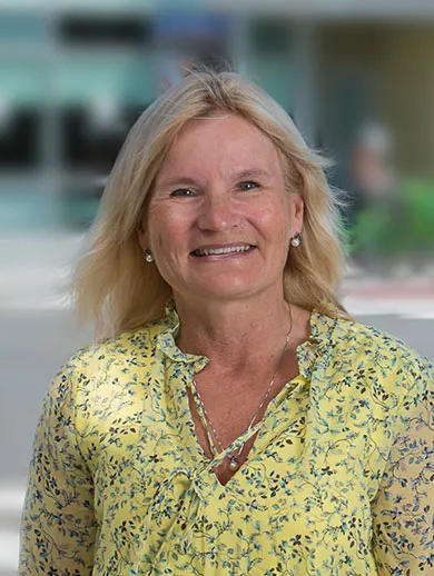 Dr. Verretta Deorosan, MD, Internal Medicine | Torrance, CA | WebMD