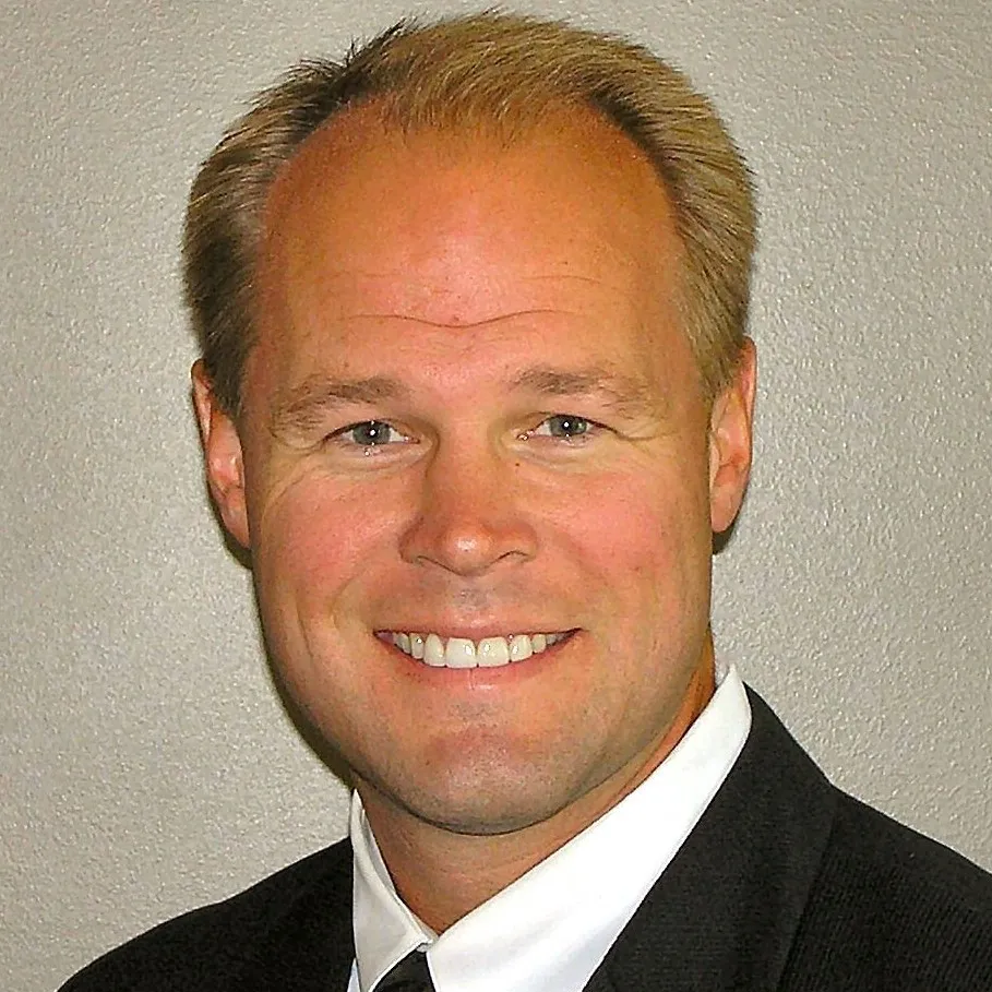 Dr. Theodore Le, MD, Orthopedic Surgery | Cincinnati, OH | WebMD