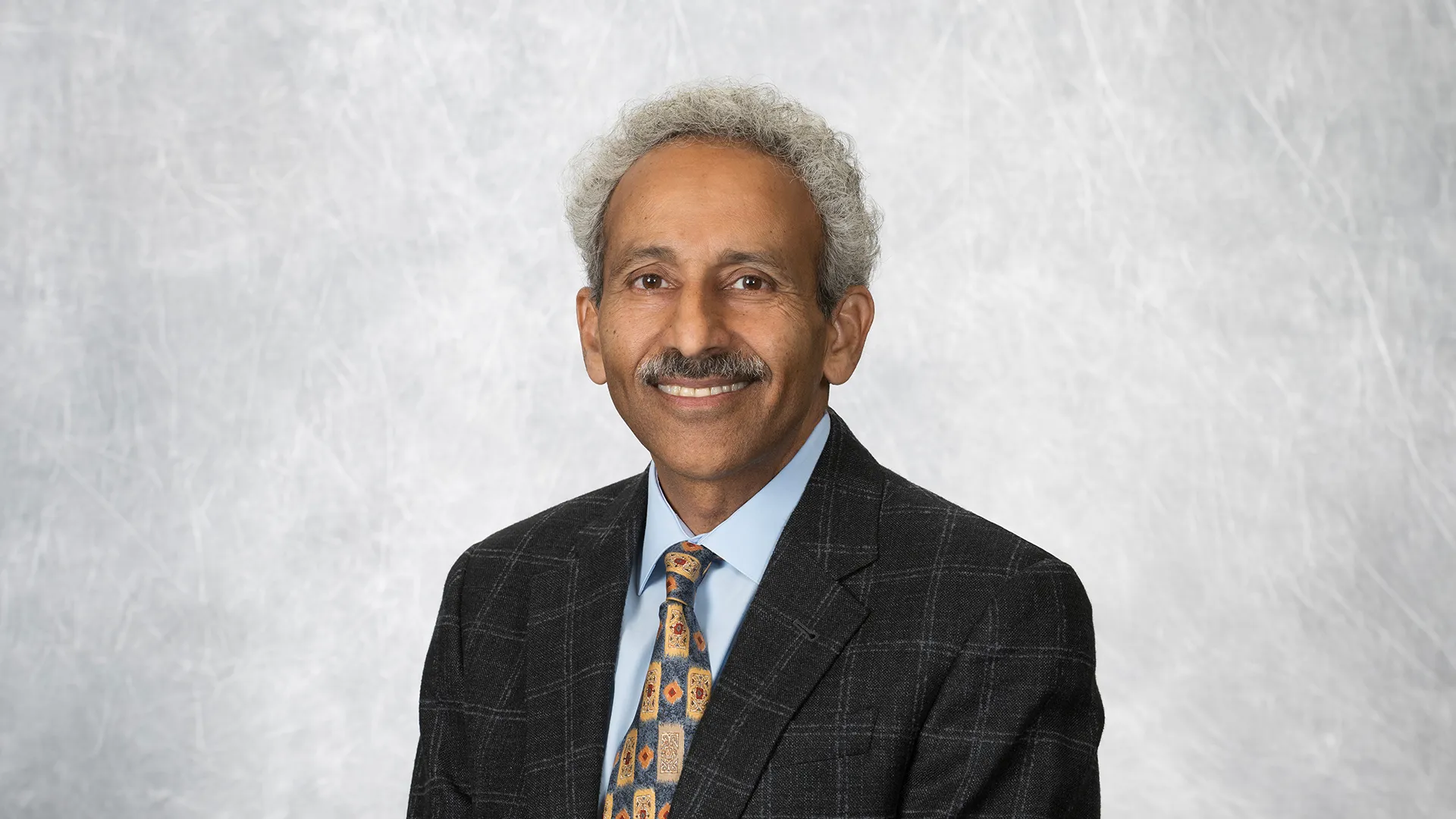 Dr. Amjad Riaz-Ul-Haq, MD, Internist | Phoenix, AZ | WebMD