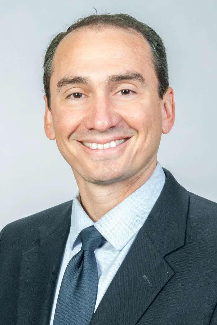 Dr. Roberto L. Vargas, MD | Rochester, NY | Pathologist