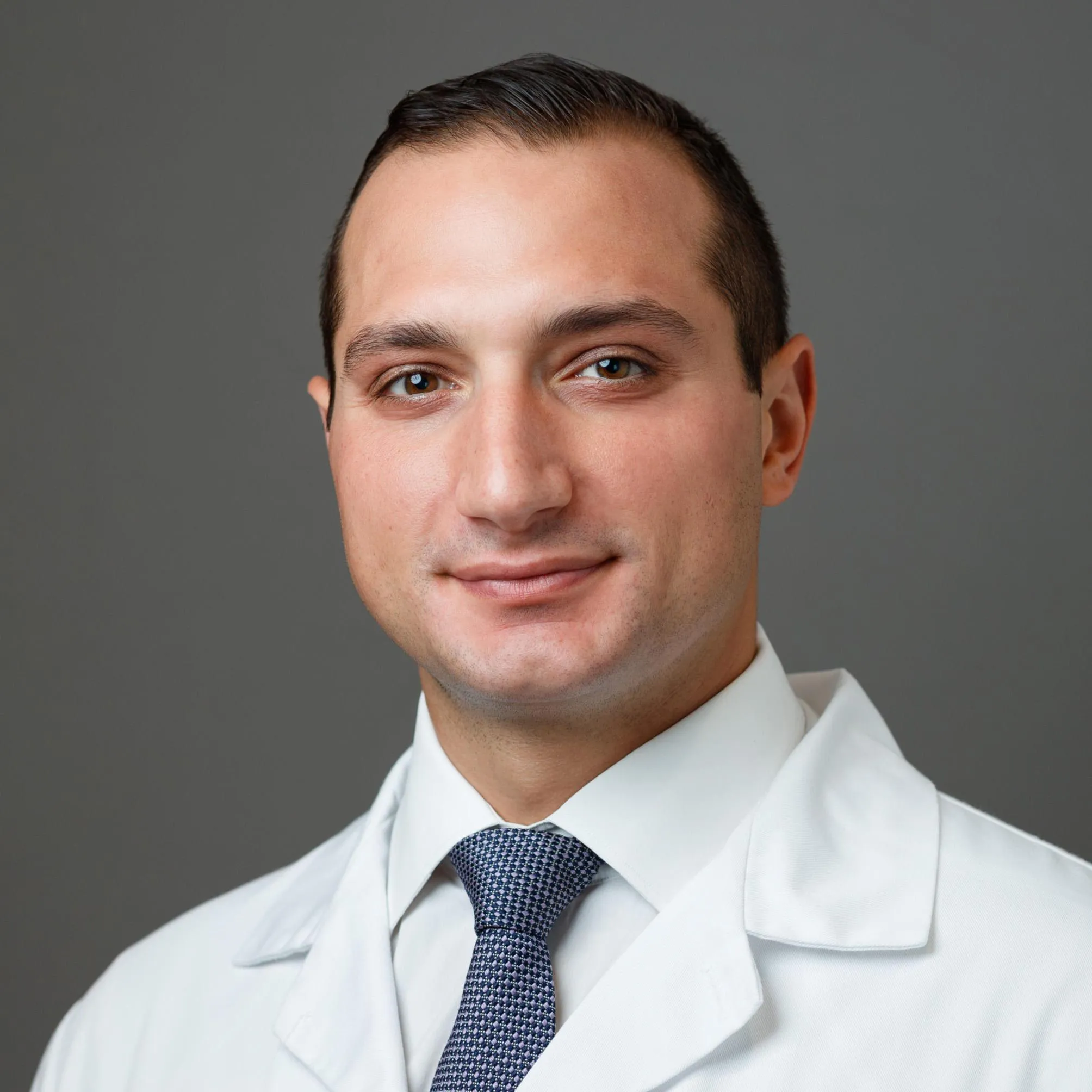Dr. Giles Scuderi, MD, Orthopedic Surgery | Garden City, NY | WebMD