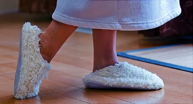 Sleepwalking (Somnambulism): Possible Causes and Signs It's Happening